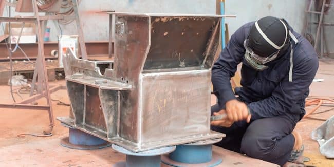 Hammer Milling: How it Works and When to Use it - M & M Milling
